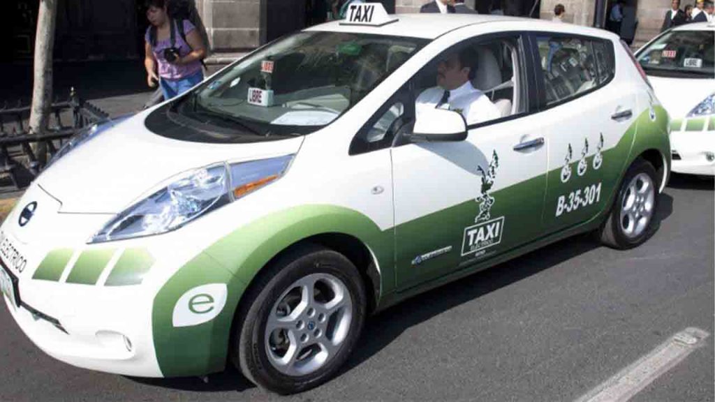 Historia del taxi en México | Cómo han cambiado los modelos y colores ...